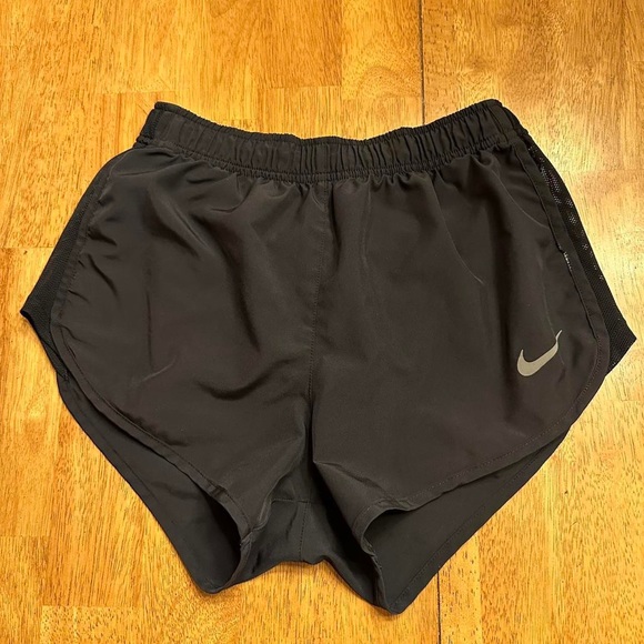 Under Armour | Shorts | Black Nike Drifit Running Shorts With Built In ...
